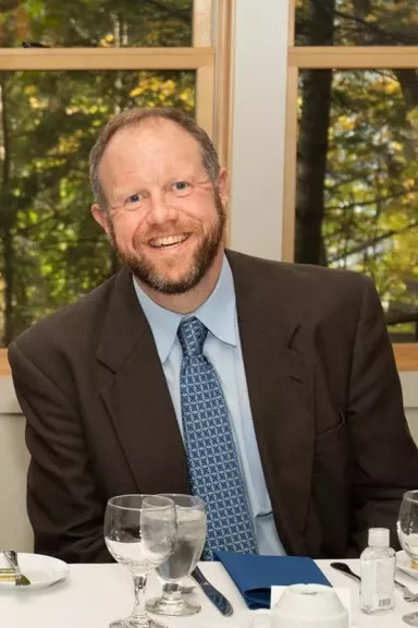 Professor R. Scott Smith | UNH Honors College